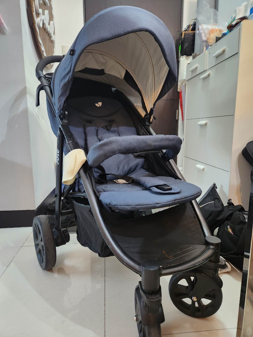 joie heavy duty stroller, Babies & Kids, Going Out, Strollers on Carousell