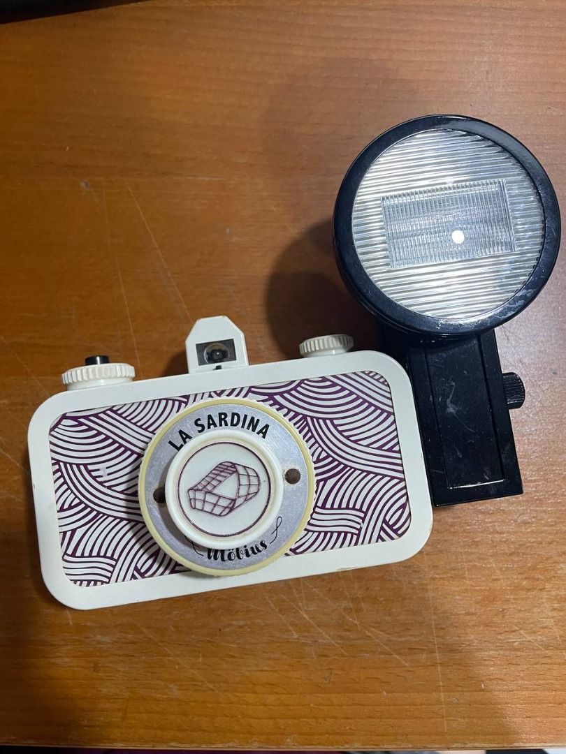 Lomo La Sardina Mobius Camera with Fritz the Blitz Flash , Photography ...