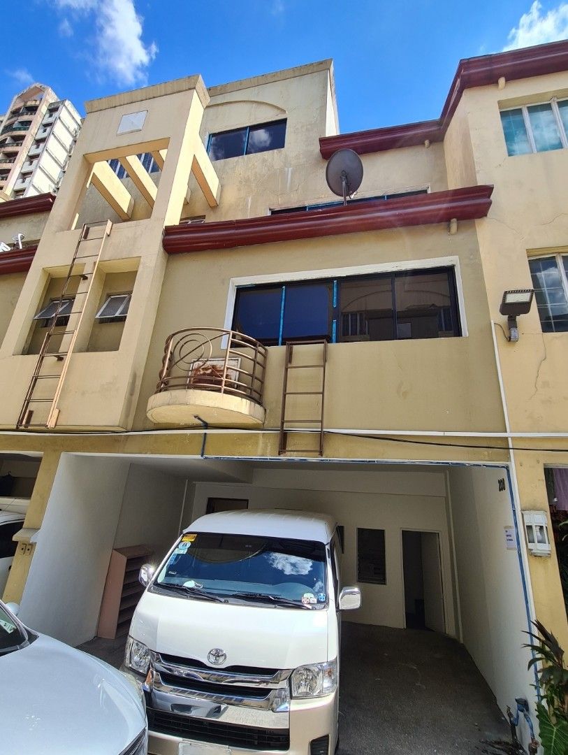 Makati Prime townhouse, Property, Rentals, Townhouse on Carousell