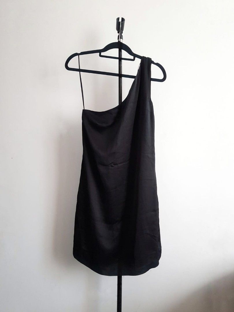 Mango One Shoulder Black Mini Dress, Fesyen Wanita, Pakaian Wanita ...