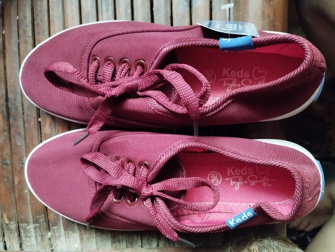 Maroon shoes on Carousell