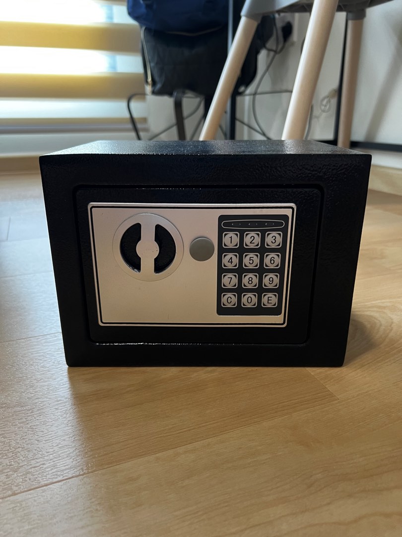 Mini Safe Box, Furniture & Home Living, Security & Locks, Safe on Carousell