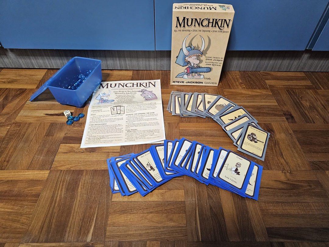 Munchkin board game, Hobbies & Toys, Toys & Games on Carousell