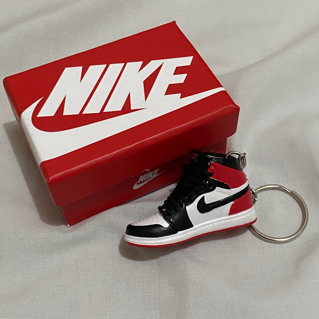 Nike Keychain, Men's Fashion, Footwear, Sneakers on Carousell