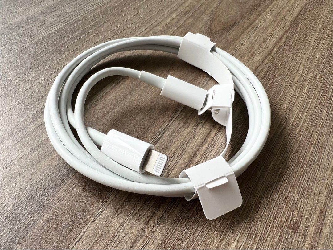 Original Apple Lightning to USB-C Cable, Computers & Tech, Parts ...