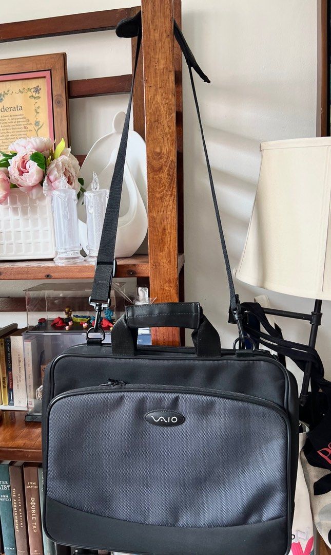Original Sony VAIO Messenger Bag 17" Laptop with lots of compartments ...