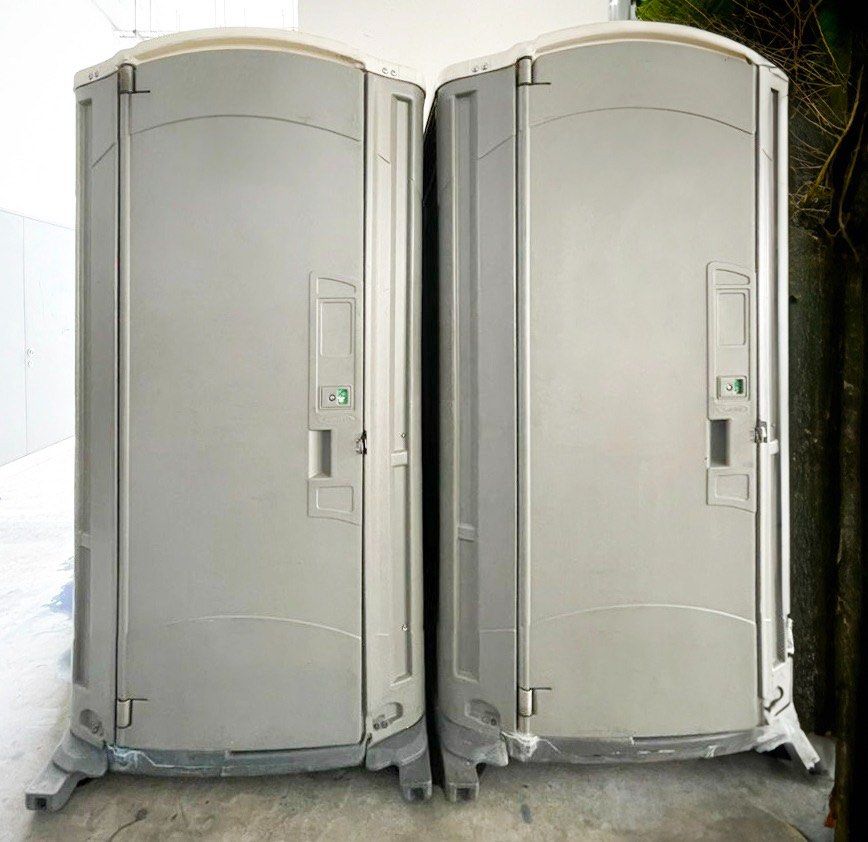 Portable self contained mobile toilet, Hobbies & Toys, Travel, Luggage ...
