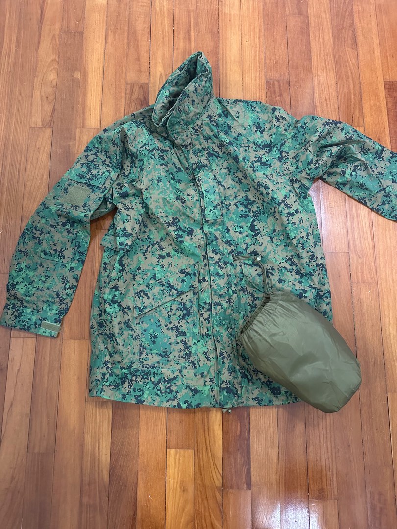 SAF Goretex XL, Men's Fashion, Coats, Jackets and Outerwear on Carousell