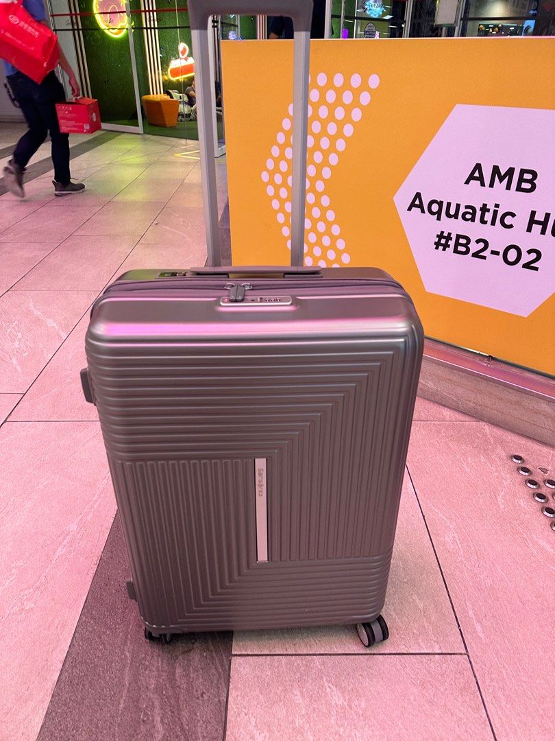 Samsonite Prestige 69cm Luggage with scale, Hobbies & Toys, Travel ...