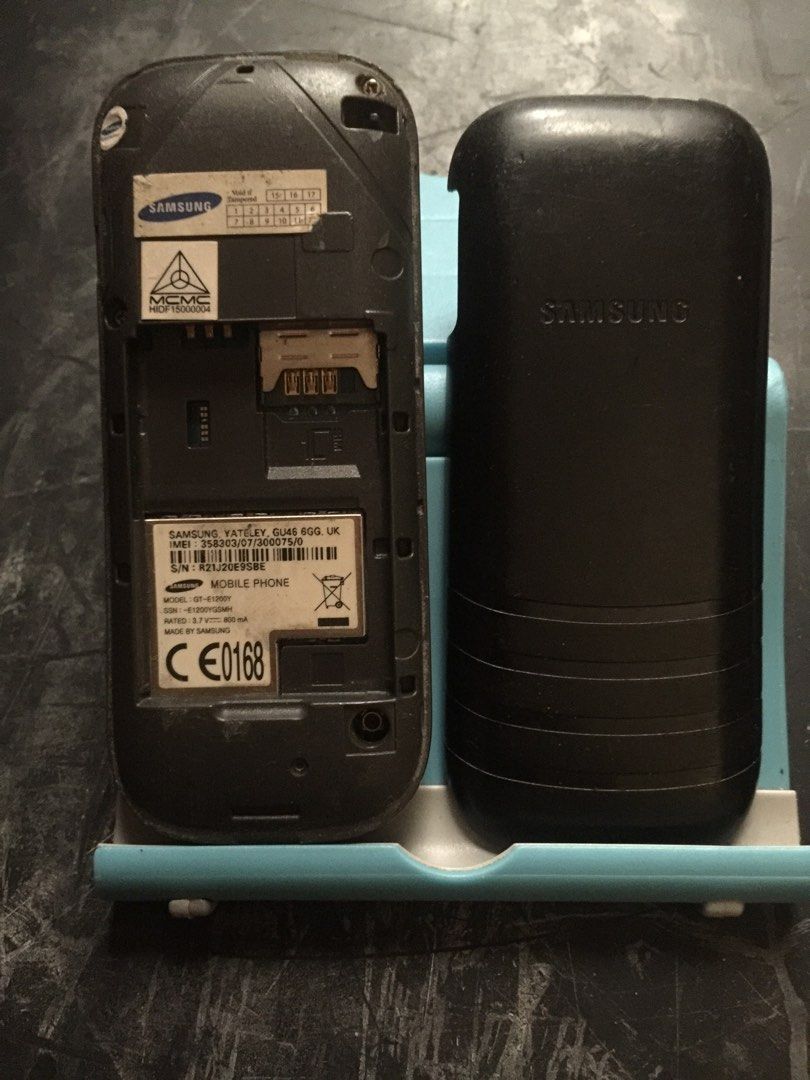 Samsung GT-E1200Y basic phone (no battery), Mobile Phones & Gadgets ...
