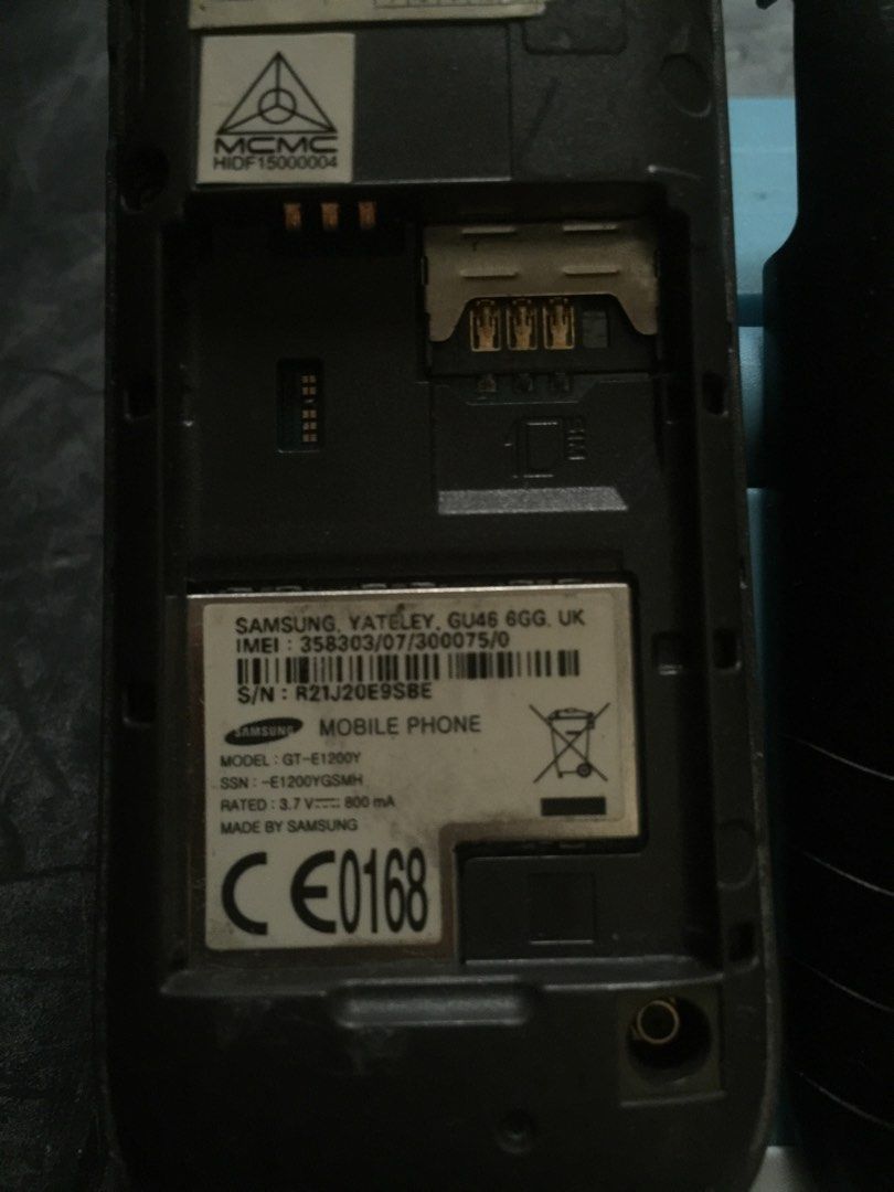 Samsung GT-E1200Y basic phone (no battery), Mobile Phones & Gadgets ...