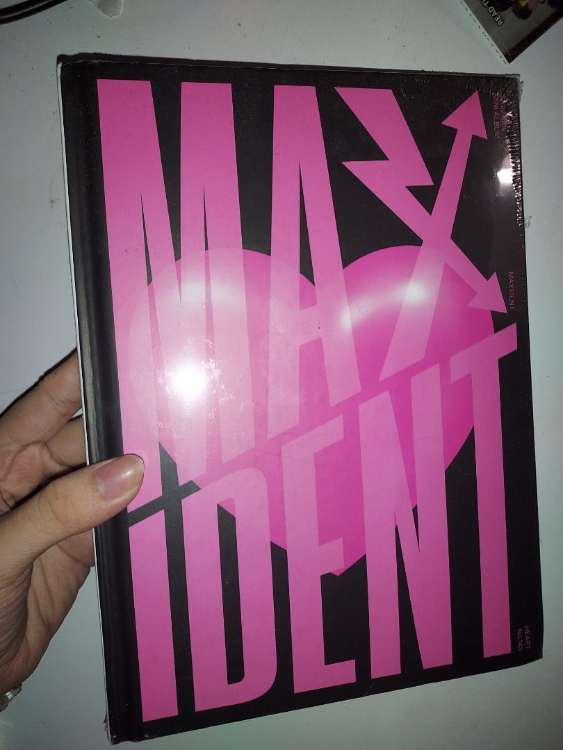 SEALED stray kids skz maxident album ( heart ver ), Hobbies & Toys ...
