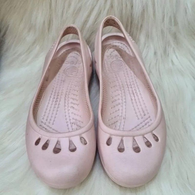 SEPATU CROCS PEACH ORIGINAL on Carousell