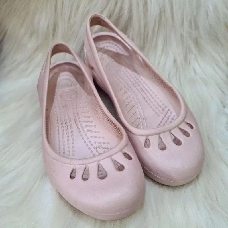 SEPATU CROCS PEACH ORIGINAL on Carousell
