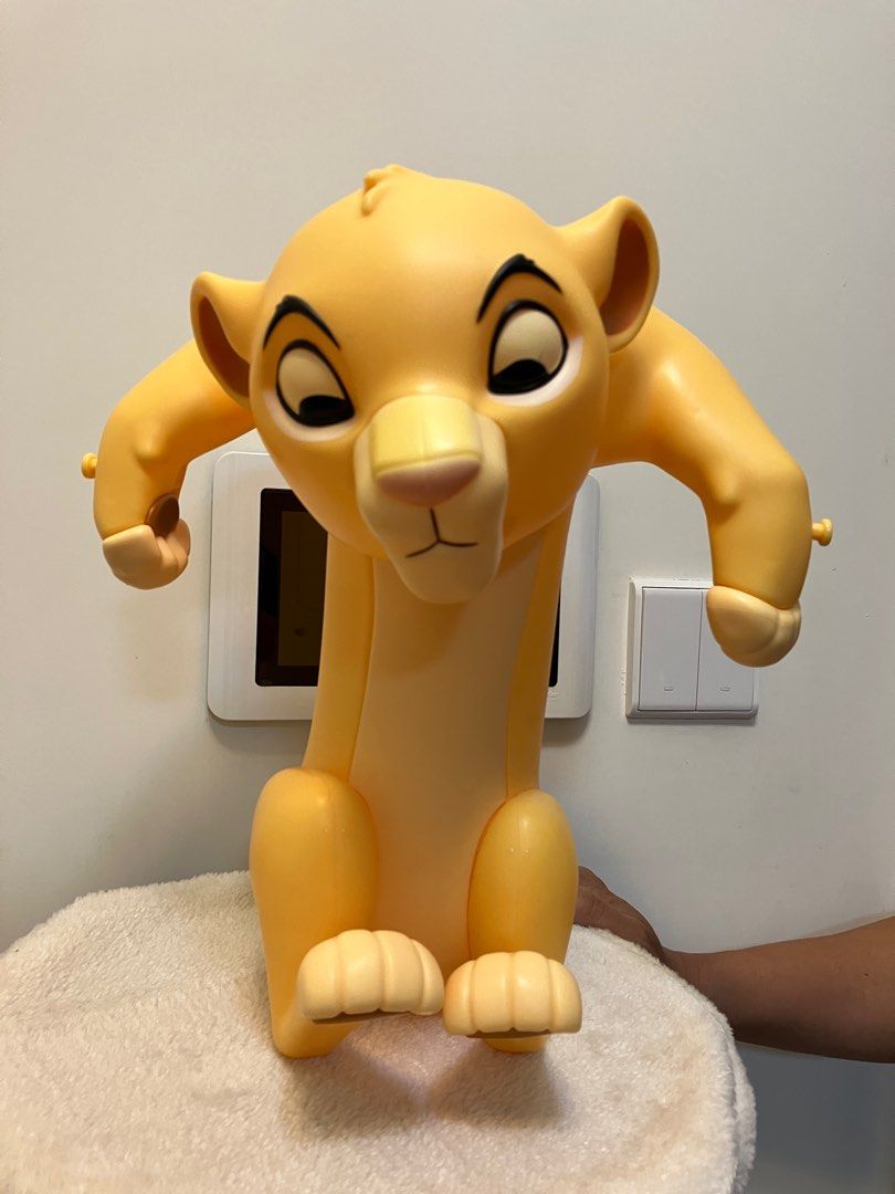 Simba figure from Disney, 興趣及遊戲, 玩具 & 遊戲類 - Carousell