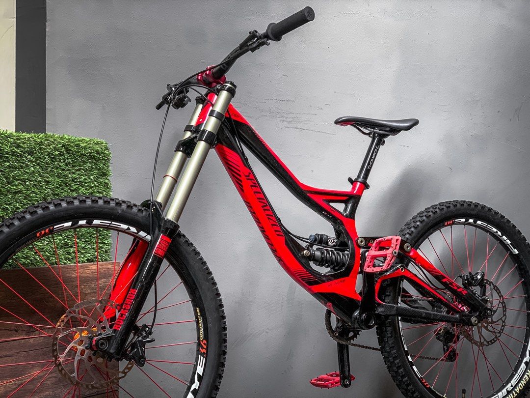 Specialized demo 8 downhill mtb mountain bike, Sports Equipment, Bicycles & Parts, Bicycles on ...