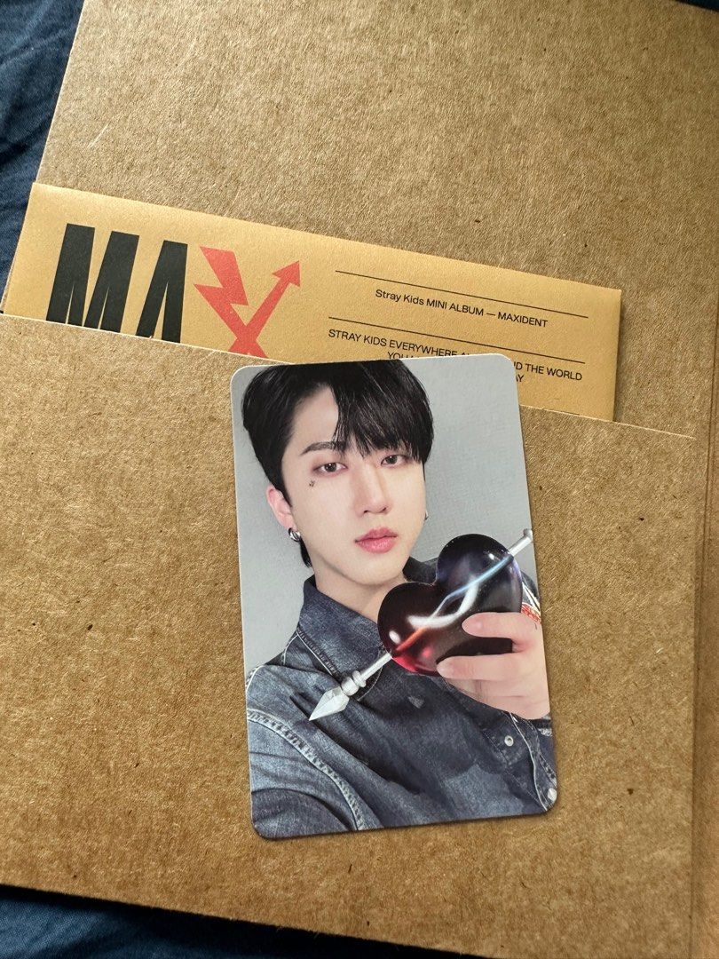 STRAY KIDS [MAXIDENT] CASE edition autographed mini album (Bang Chan ...
