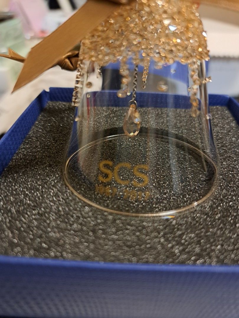 Swarovski, SCS Loyalty Gift 2017 30th SCS Anniversary Bell, 傢俬＆家居, 家居裝飾, 家居裝飾 - 其他 - Carousell