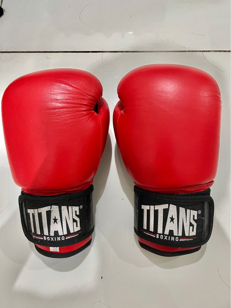 TITANS PRO COMPETITION BOXING GLOVES 12 OZ on Carousell