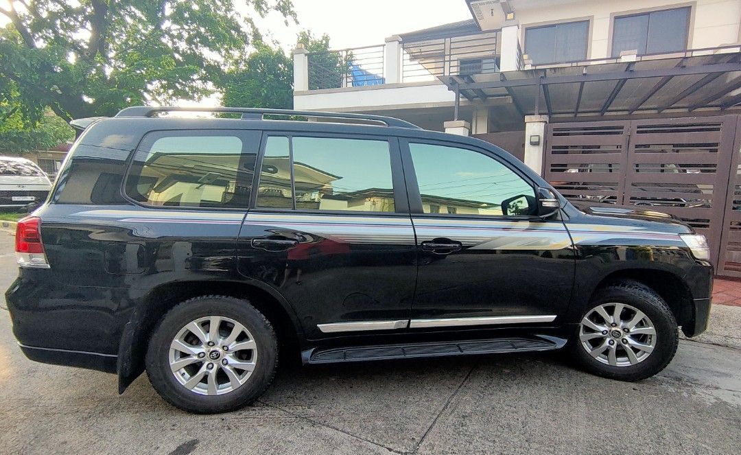 Toyota Land Cruiser LC200 Auto, Cars for Sale, Used Cars on Carousell