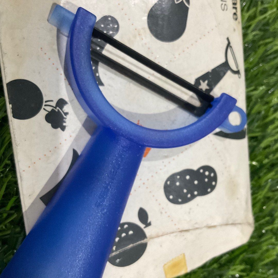 Tupperware Vegetable Peeler Plus Cobalt Blue 4.25” inches - P325.00 on ...