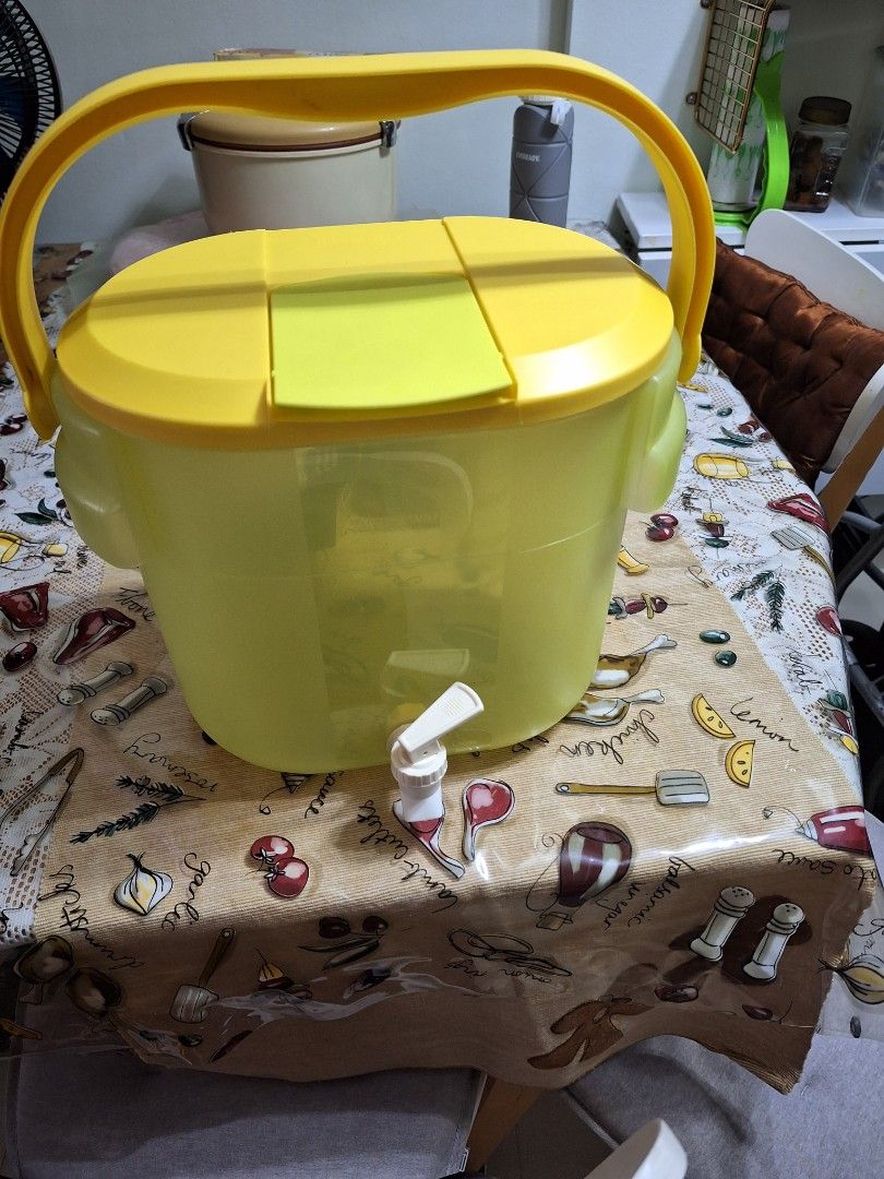 Tupperware water dispenser, TV & Home Appliances, Kitchen Appliances ...