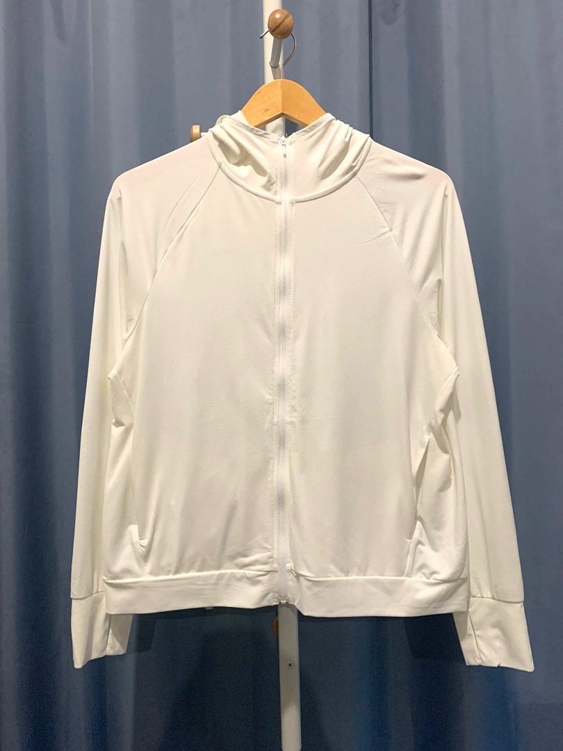 UNIQLO AIRISM RUNNING JACKET, Fesyen Wanita, Pakaian Wanita, Baju ...