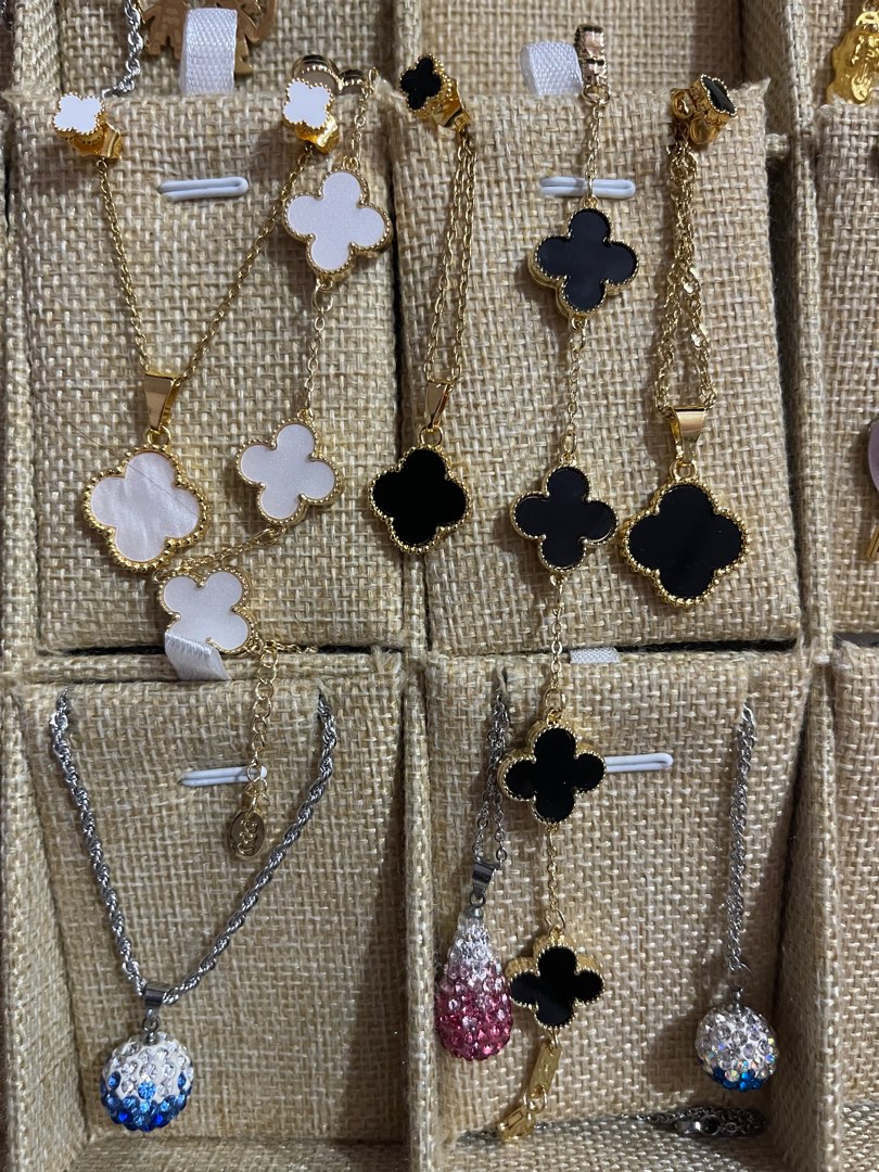 Vca set, Women's Fashion, Jewelry & Organizers, Necklaces on Carousell