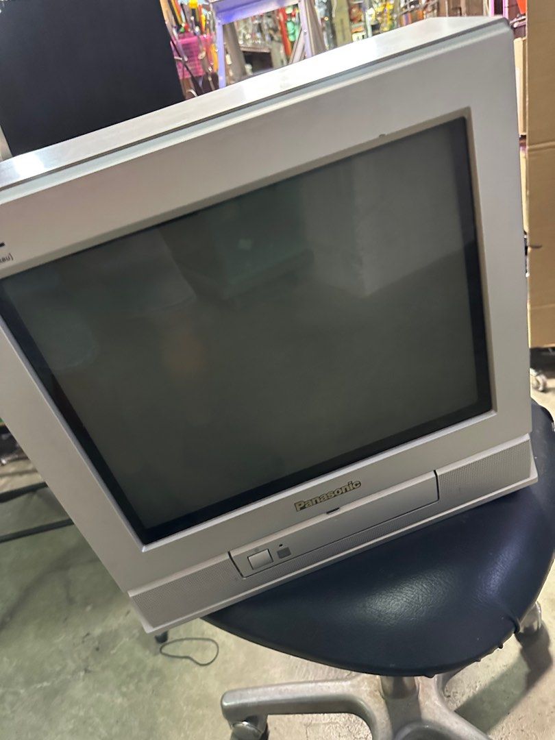 Vintage 15 inch color tv Panasonic, TV & Home Appliances, TV ...