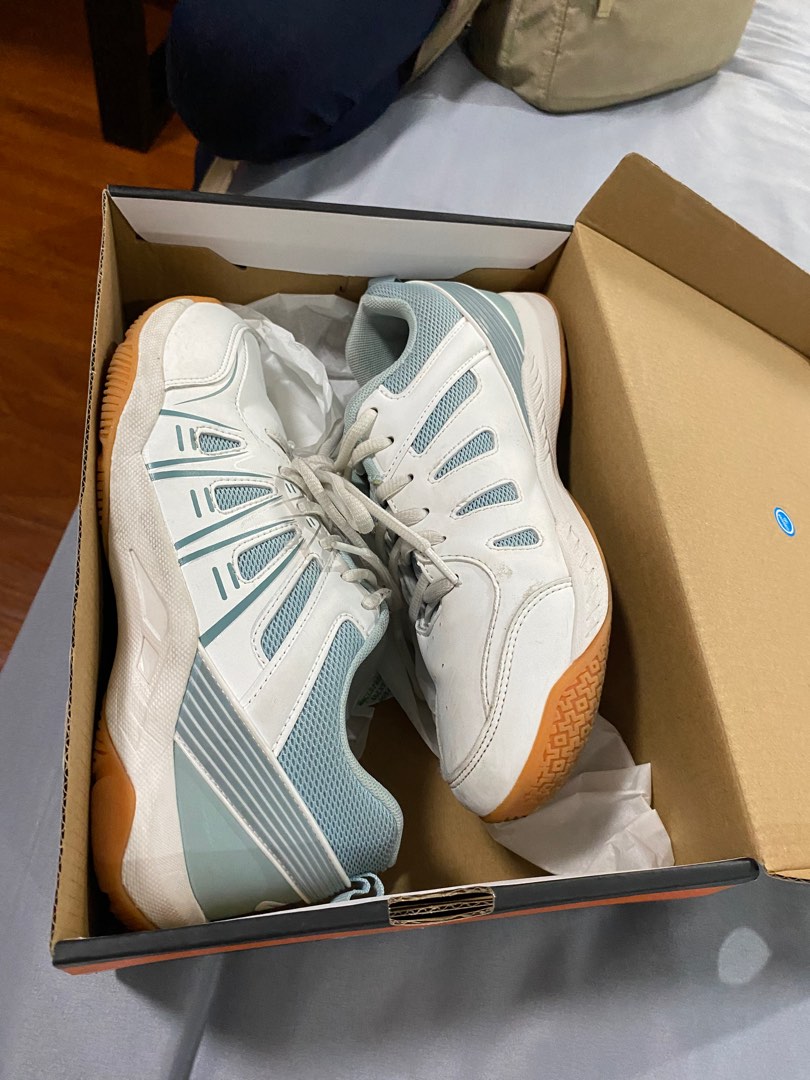 World Balance Rubber Shoes on Carousell