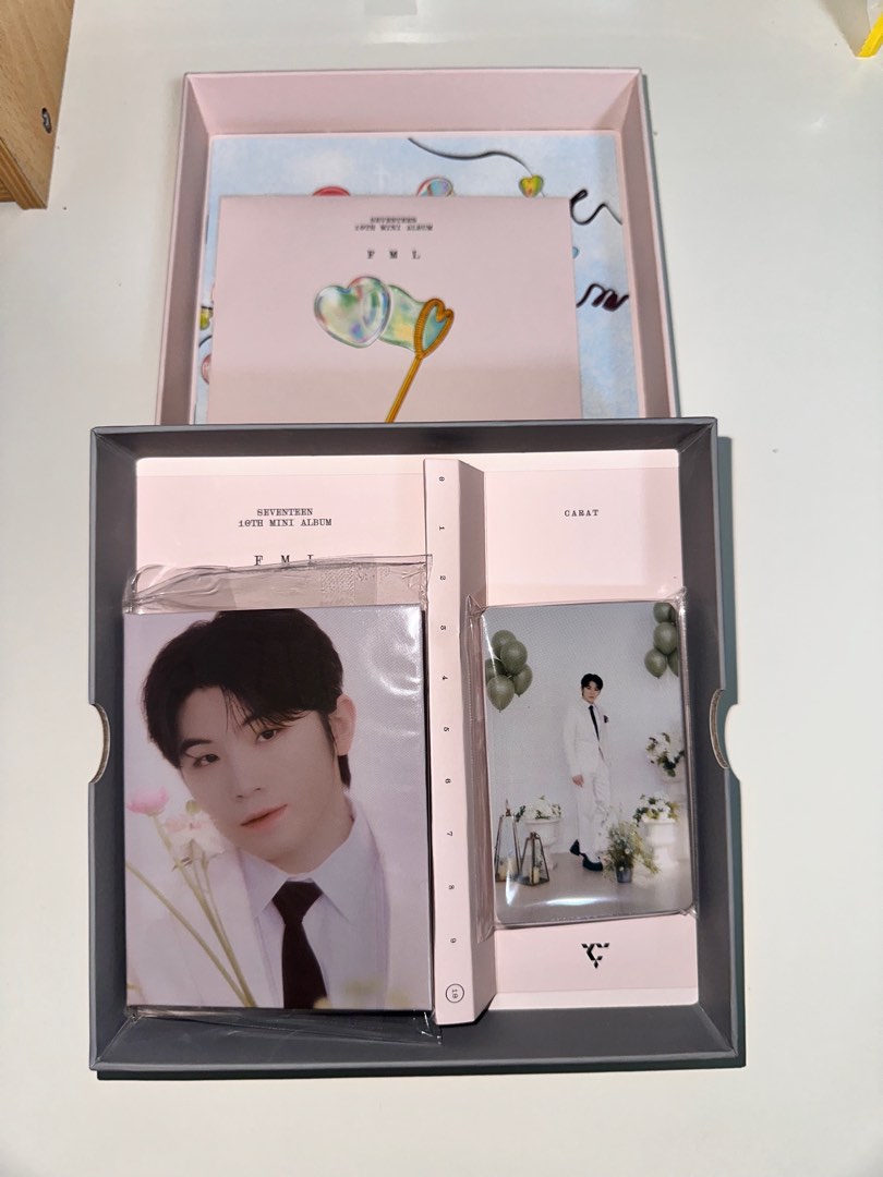 [wtt/wts/lfb] seventeen svt woozi fml carat album, Hobbies & Toys, Memorabilia & Collectibles, K ...