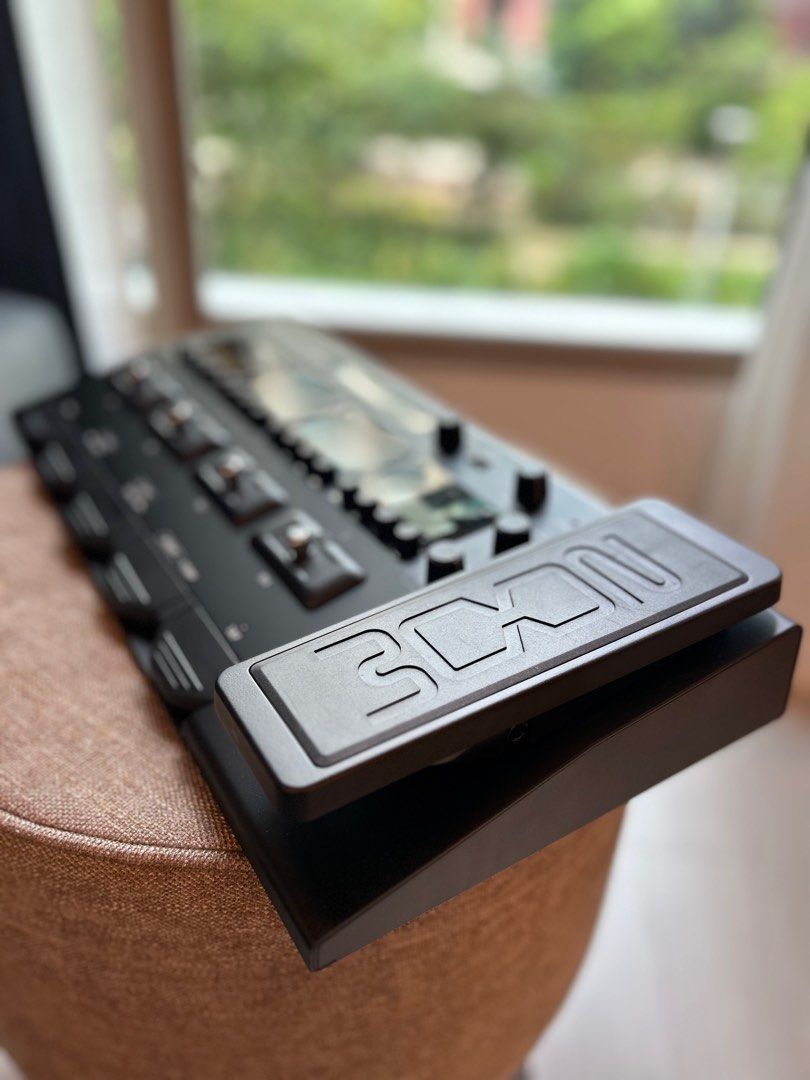 Zoom G5n with Carrier case, Hobbies & Toys, Music & Media, Music ...