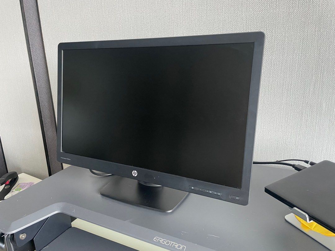 24 inch computer screen / monitor, Computers & Tech, Parts ...