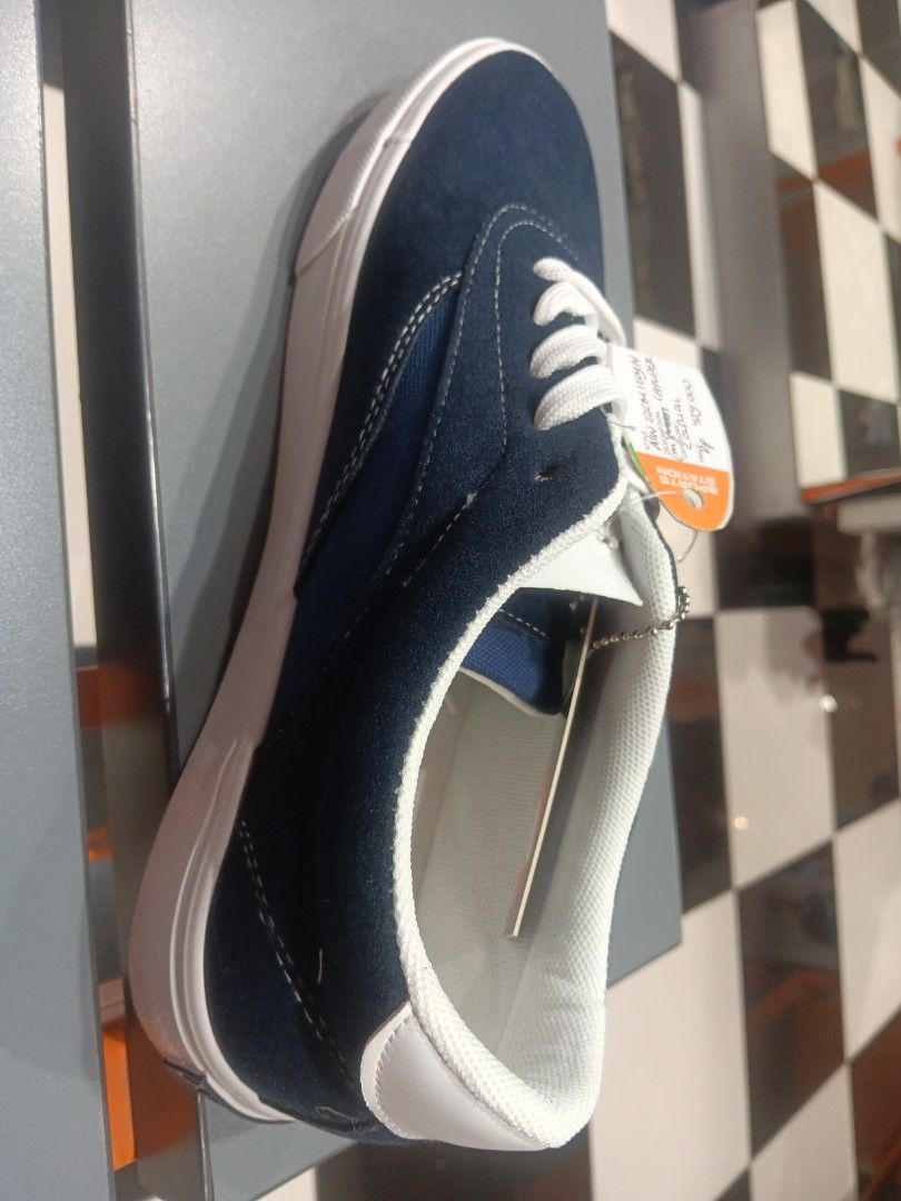 Airwalk sket original, Fesyen Pria, Sepatu , Sneakers di Carousell