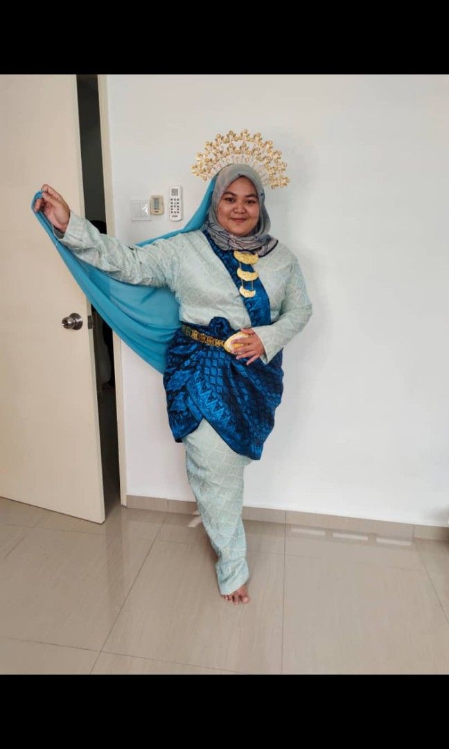Baju sewa puteri perak, Women's Fashion, Dresses & Sets, Traditional ...