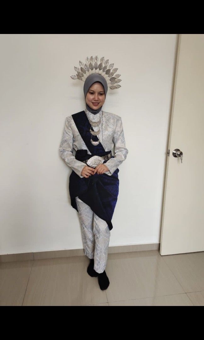 Baju sewa puteri perak, Women's Fashion, Dresses & Sets, Traditional ...