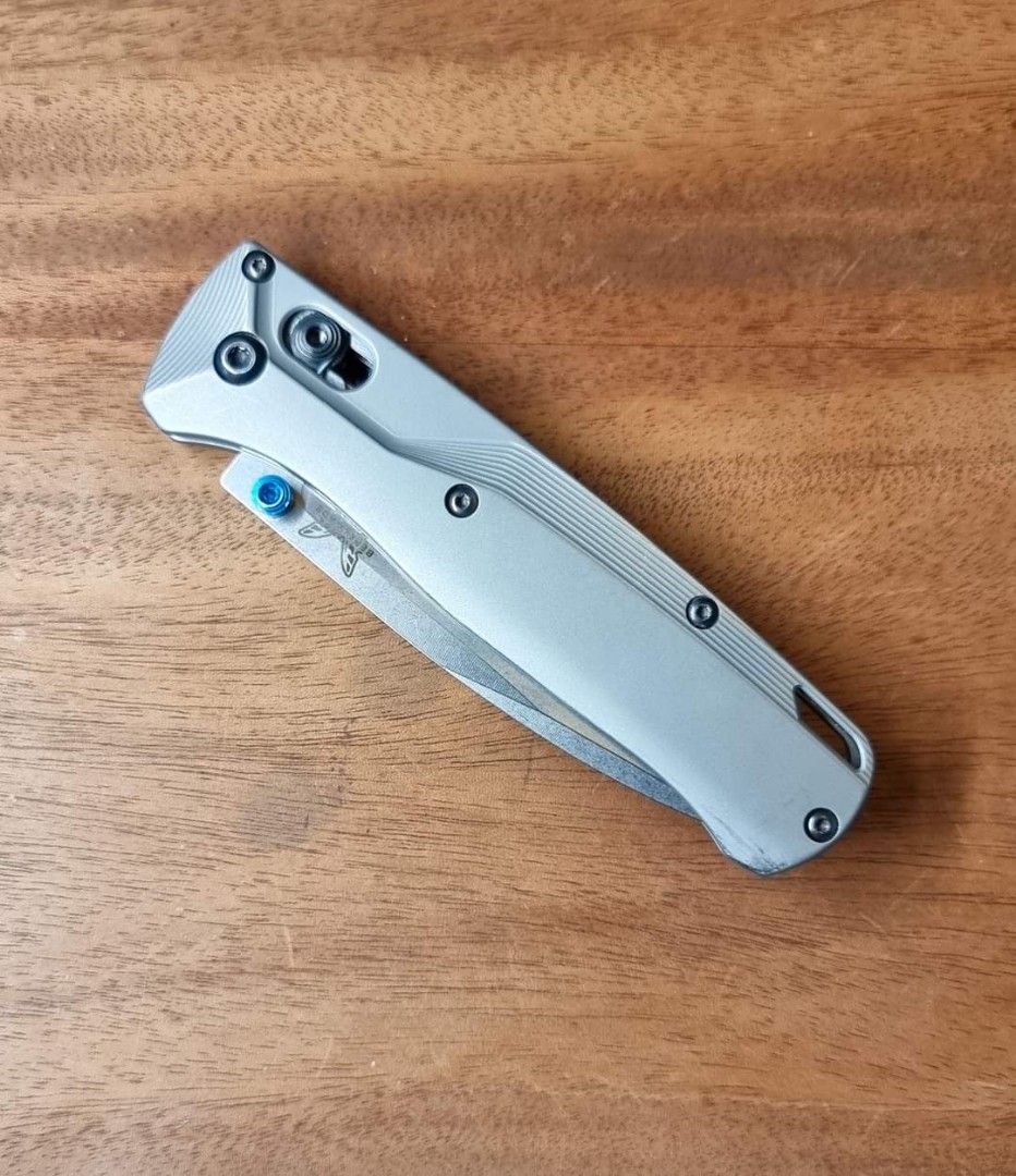 BENCHMADE BUGOUT S30v TITANIUM on Carousell