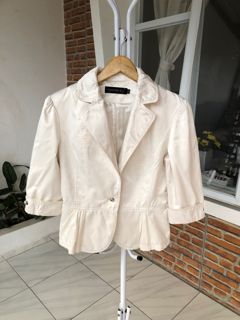 Blazer Putih Satin Furing, Fesyen Wanita, Pakaian Wanita, Atasan di ...