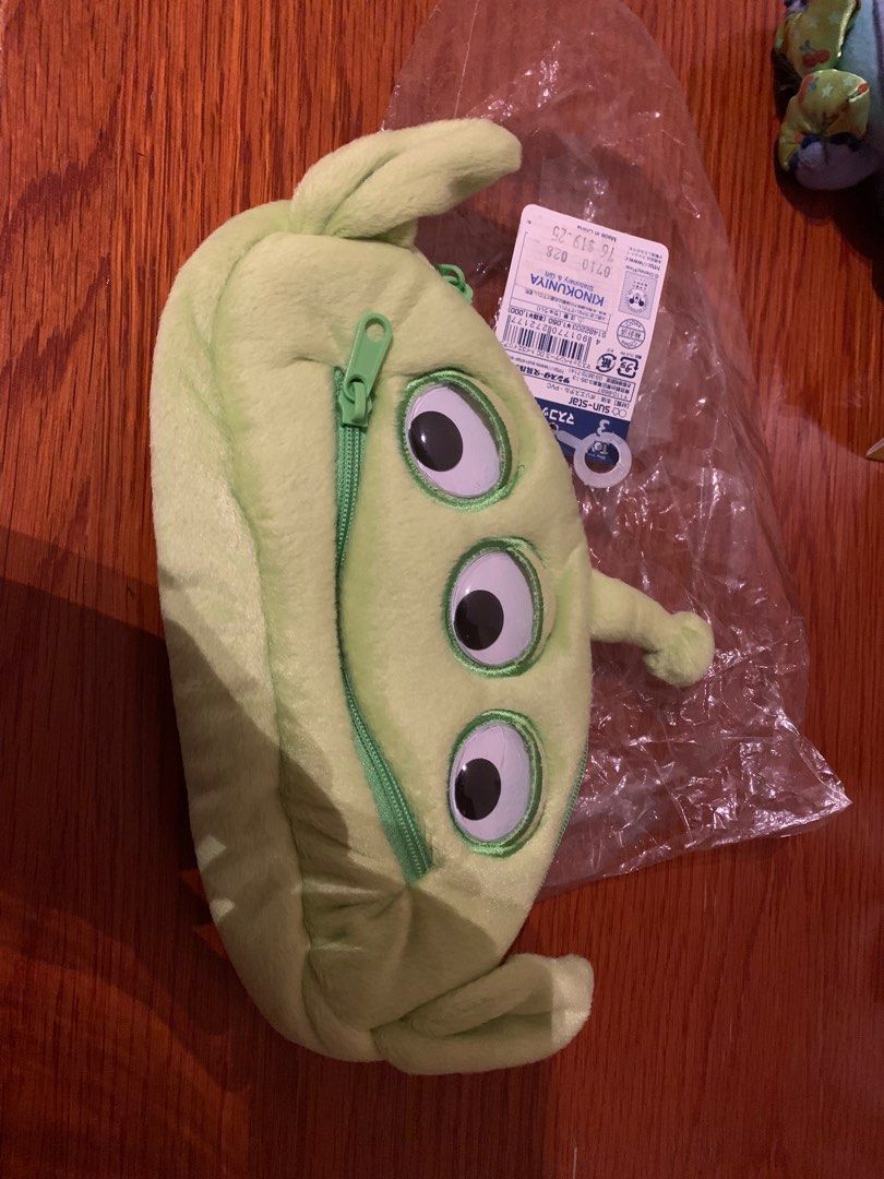 [BNWT] Disney Alien zip pencil case/Tokyo Disneyland Tigger plush ...
