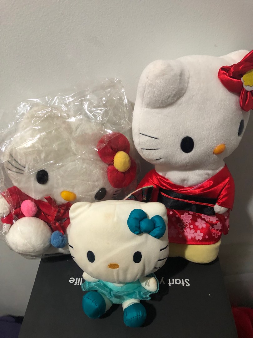 Boneka Hello Kitty, Toys & Collectibles, Mainan di Carousell