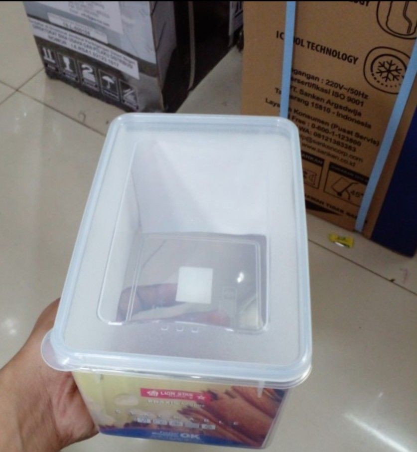 Box lion star 1,9 liter, Kitchen & Appliances di Carousell