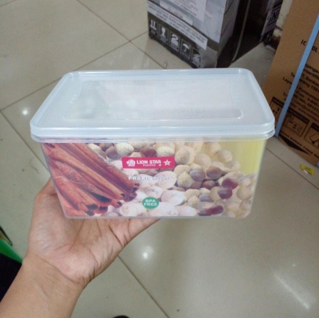 Box lion star 1,9 liter, Kitchen & Appliances di Carousell