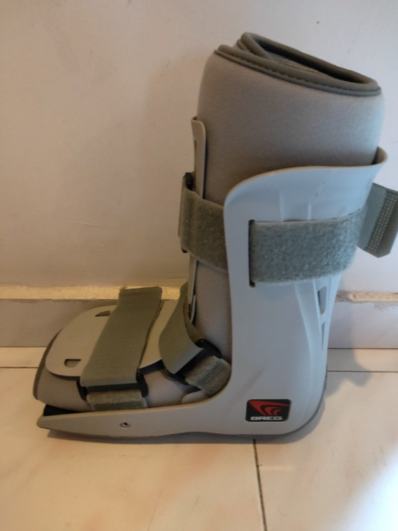 Breg Boot Brace, Health & Nutrition, Assistive & Rehabilatory Aids ...