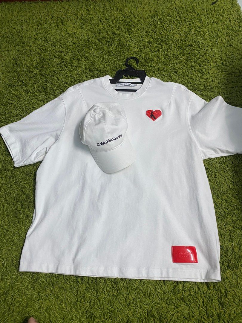 combo CK..baju dan topi, Men's Fashion, Activewear on Carousell