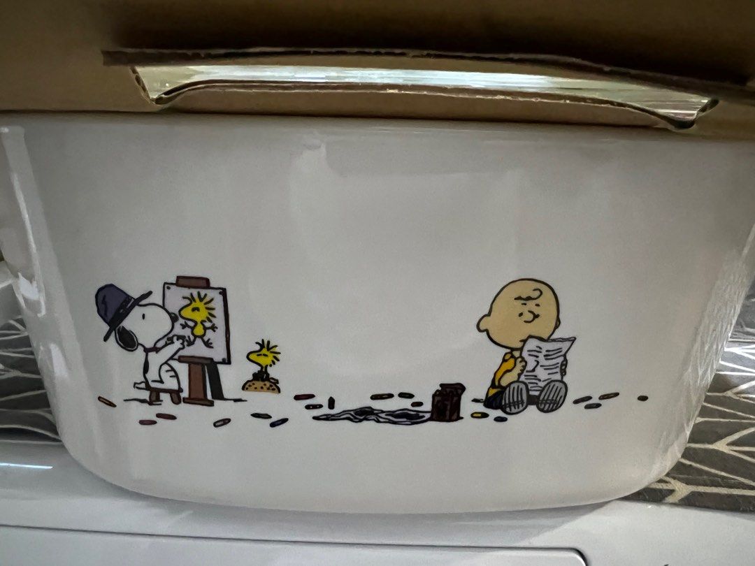 Corningware porcelaine pot snoopy, Furniture & Home Living, Kitchenware ...