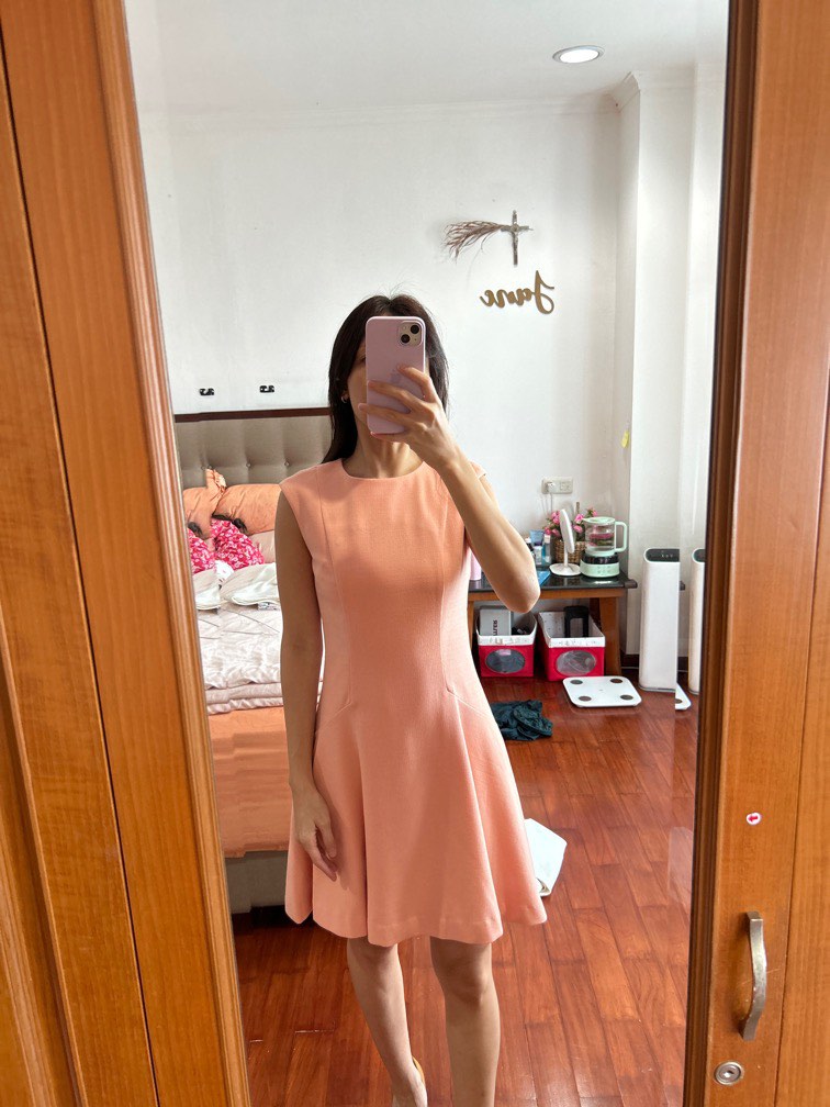 Espada soft peach dress, Fesyen Wanita, Pakaian Wanita, Gaun & Rok di ...
