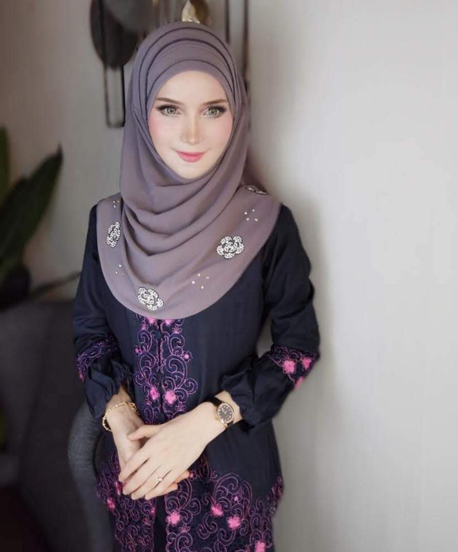 Fareeda, Women's Fashion, Muslimah Fashion, Hijabs on Carousell