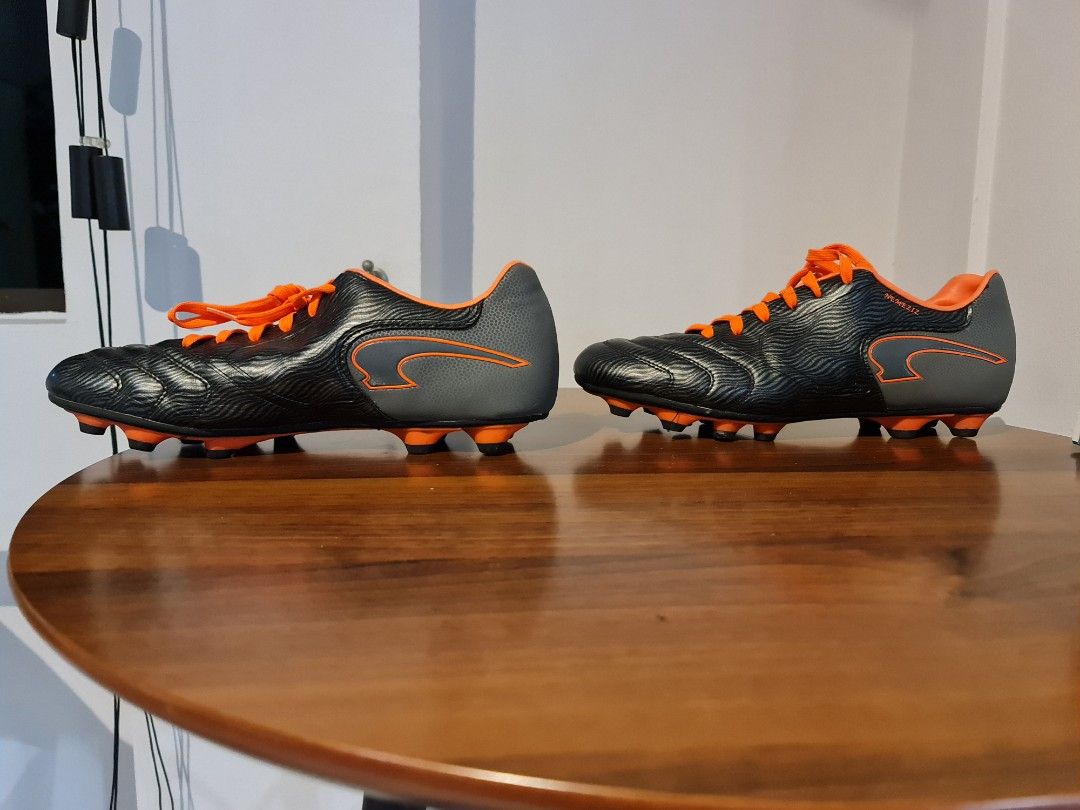 Football boots, Sports Equipment, Sports & Games, Racket & Ball Sports ...