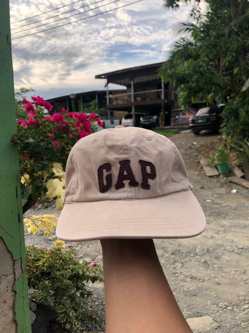 GAP cap, Men's Fashion, Watches & Accessories, Cap & Hats on Carousell