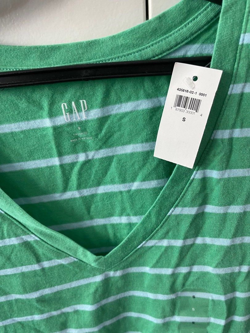 GAP tshirts brand new with tag on Carousell